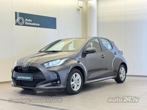 Pelēks Toyota Yaris 2024 Tallina, ar dzinēja tilpumu 1.50 L un nobraukumu 27 tūkst. km par 19900 €, foto  vietnē AUTOMOTO.COM.LV