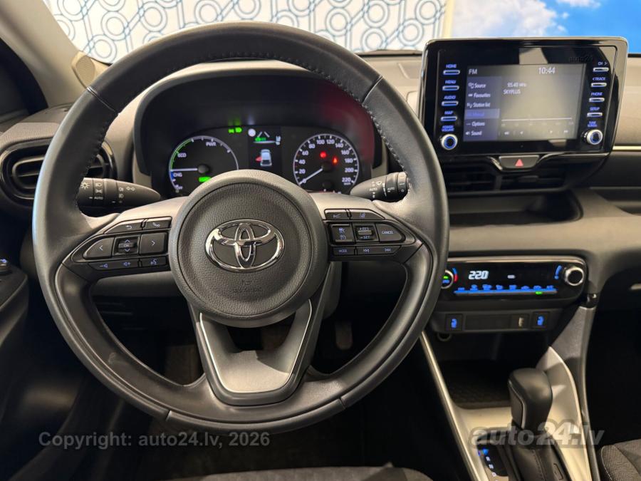 Grey Toyota Yaris 2024 in Tallinn, with an engine capacity of 1.50 L and mileage of 27 thousand km for 19900 €, photo 18 on AUTOMOTO.COM.LV