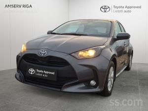 Pelēks Toyota Yaris 2024 Rīga, ar dzinēja tilpumu 1.50 L un nobraukumu 35 tūkst. km par 17900 €, foto  vietnē AUTOMOTO.COM.LV
