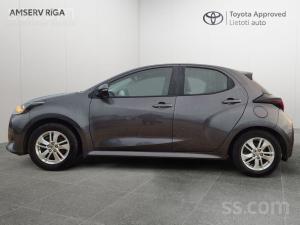 Pelēks Toyota Yaris 2024 Rīga, ar dzinēja tilpumu 1.50 L un nobraukumu 35 tūkst. km par 17900 €, foto 4 vietnē AUTOMOTO.COM.LV