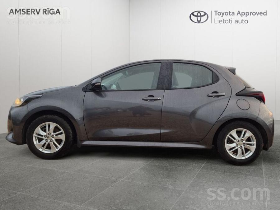 Pelēks Toyota Yaris 2024 Rīga, ar dzinēja tilpumu 1.50 L un nobraukumu 35 tūkst. km par 17900 €, foto 4 vietnē AUTOMOTO.COM.LV
