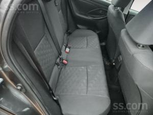 Pelēks Toyota Yaris 2024 Rīga, ar dzinēja tilpumu 1.50 L un nobraukumu 35 tūkst. km par 17900 €, foto 8 vietnē AUTOMOTO.COM.LV