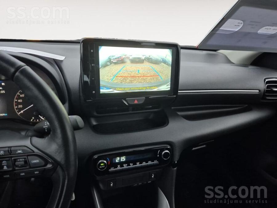 Pelēks Toyota Yaris 2024 Rīga, ar dzinēja tilpumu 1.50 L un nobraukumu 35 tūkst. km par 17900 €, foto 15 vietnē AUTOMOTO.COM.LV