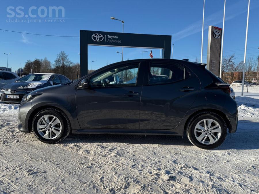 Pelēks Toyota Yaris 2025 Liepāja, ar dzinēja tilpumu 1.50 L un nobraukumu 21 tūkst. km par 20800 €, foto 3 vietnē AUTOMOTO.COM.LV