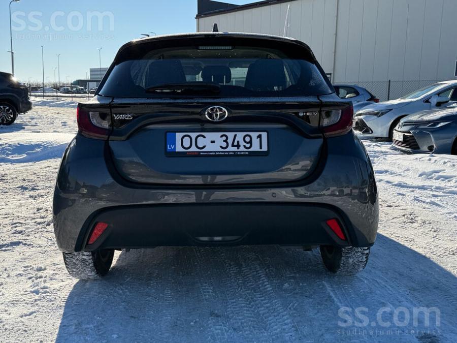 Pelēks Toyota Yaris 2025 Liepāja, ar dzinēja tilpumu 1.50 L un nobraukumu 21 tūkst. km par 20800 €, foto 5 vietnē AUTOMOTO.COM.LV