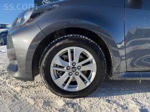Pelēks Toyota Yaris 2025 Liepāja, ar dzinēja tilpumu 1.50 L un nobraukumu 21 tūkst. km par 20800 €, foto 17 vietnē AUTOMOTO.COM.LV