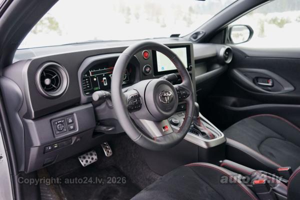 Серый Тойота Ярис 2025 в Пярну, объемом двигателя 1.60 л и пробегом 22 тыс. км за 55290 €, фото 11 на AUTOMOTO.COM.LV