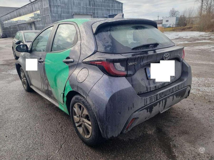 Pelēks Toyota Yaris 2025 Šilutė, ar dzinēja tilpumu 1.49 L un nobraukumu 19 tūkst. km par 10900 €, foto 3 vietnē AUTOMOTO.COM.LV