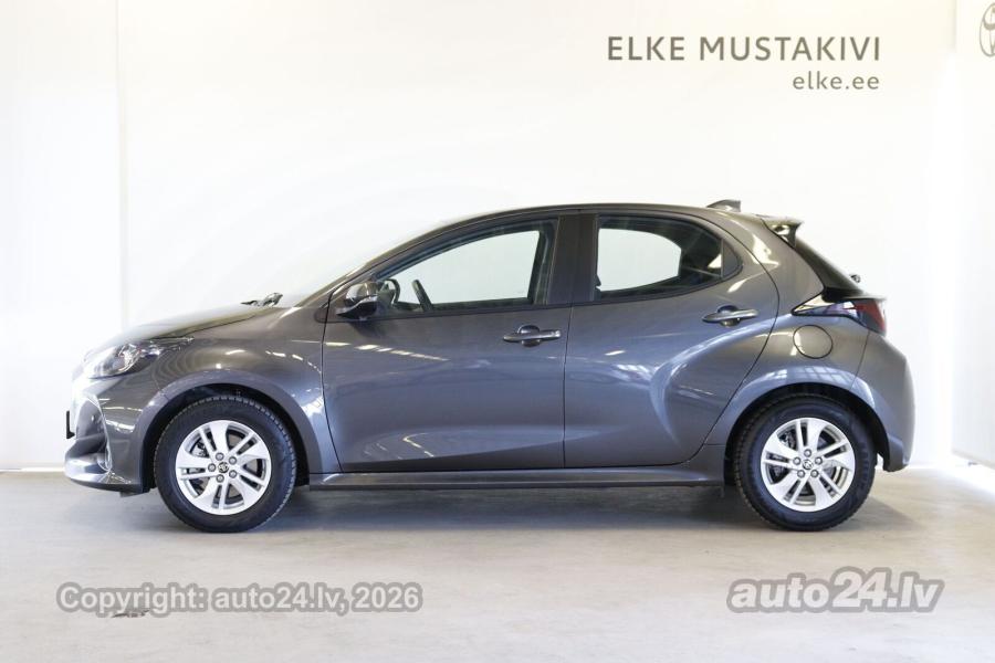 Pelēks Toyota Yaris 2025 Tallina, ar dzinēja tilpumu 1.49 L un nobraukumu 27 tūkst. km par 21400 €, foto 4 vietnē AUTOMOTO.COM.LV