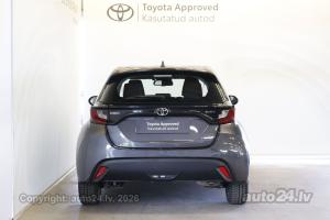 Pelēks Toyota Yaris 2025 Tallina, ar dzinēja tilpumu 1.49 L un nobraukumu 27 tūkst. km par 21400 €, foto 5 vietnē AUTOMOTO.COM.LV