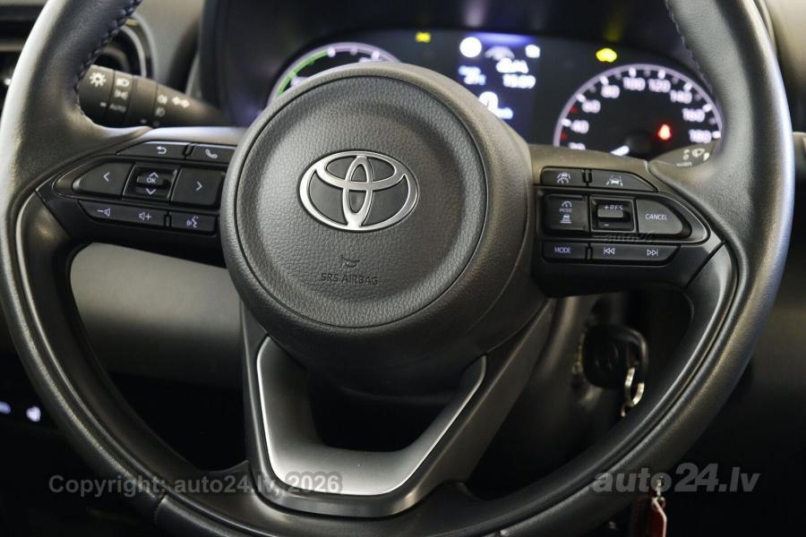 Pelēks Toyota Yaris 2025 Tallina, ar dzinēja tilpumu 1.49 L un nobraukumu 27 tūkst. km par 21400 €, foto 13 vietnē AUTOMOTO.COM.LV