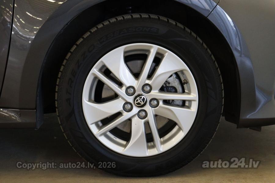 Pelēks Toyota Yaris 2025 Tallina, ar dzinēja tilpumu 1.49 L un nobraukumu 27 tūkst. km par 21400 €, foto 16 vietnē AUTOMOTO.COM.LV