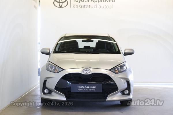 Grey Toyota Yaris 2025 in Tallinn, with an engine capacity of 1.49 L and mileage of 27 thousand km for 21400 €, photo 5 on AUTOMOTO.COM.LV