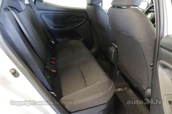 Grey Toyota Yaris 2025 in Tallinn, with an engine capacity of 1.49 L and mileage of 27 thousand km for 21400 €, photo 7 on AUTOMOTO.COM.LV
