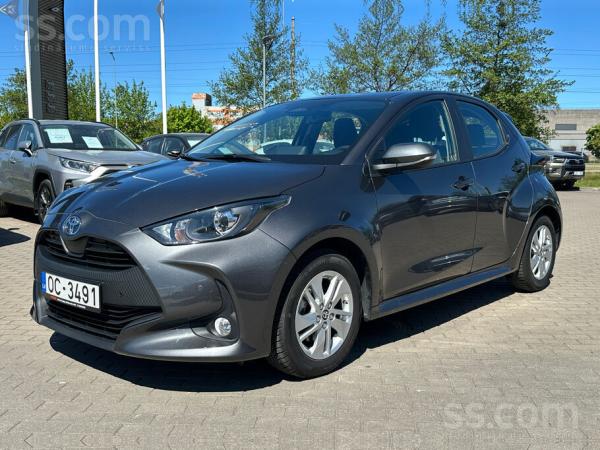 Pelēks Toyota Yaris 2025 Liepāja, ar dzinēja tilpumu 1.50 L un nobraukumu 21 tūkst. km par 19700 €, foto 1 vietnē AUTOMOTO.COM.LV