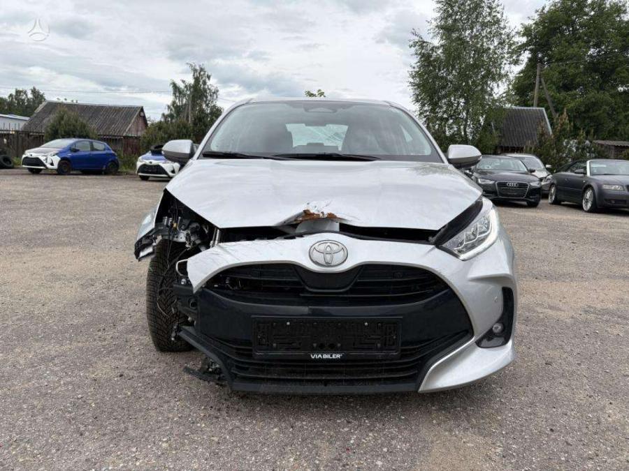 Pelēks Toyota Yaris 2025 Radviliškis, ar dzinēja tilpumu 1.49 L un nobraukumu 4 tūkst. km par 13249 €, foto 6 vietnē AUTOMOTO.COM.LV