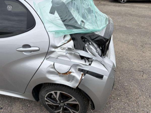 Pelēks Toyota Yaris 2025 Radviliškis, ar dzinēja tilpumu 1.49 L un nobraukumu 4 tūkst. km par 13249 €, foto 9 vietnē AUTOMOTO.COM.LV