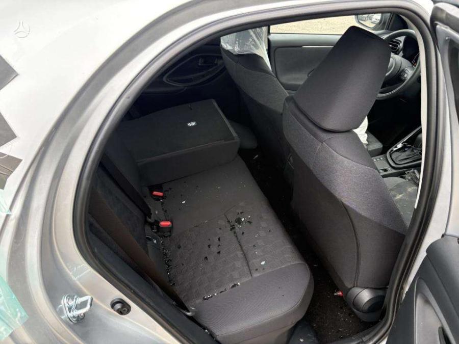 Pelēks Toyota Yaris 2025 Radviliškis, ar dzinēja tilpumu 1.49 L un nobraukumu 4 tūkst. km par 13249 €, foto 13 vietnē AUTOMOTO.COM.LV