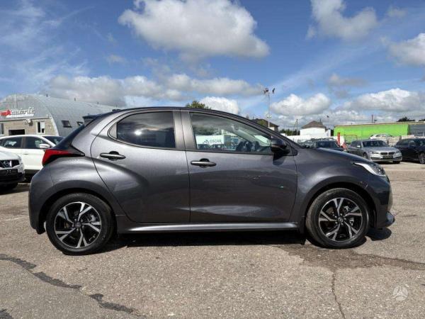 Grey Toyota Yaris 2025 in Radviliskis, with an engine capacity of 1.49 L and mileage of 8 thousand km for 18950 €, photo 10 on AUTOMOTO.COM.LV