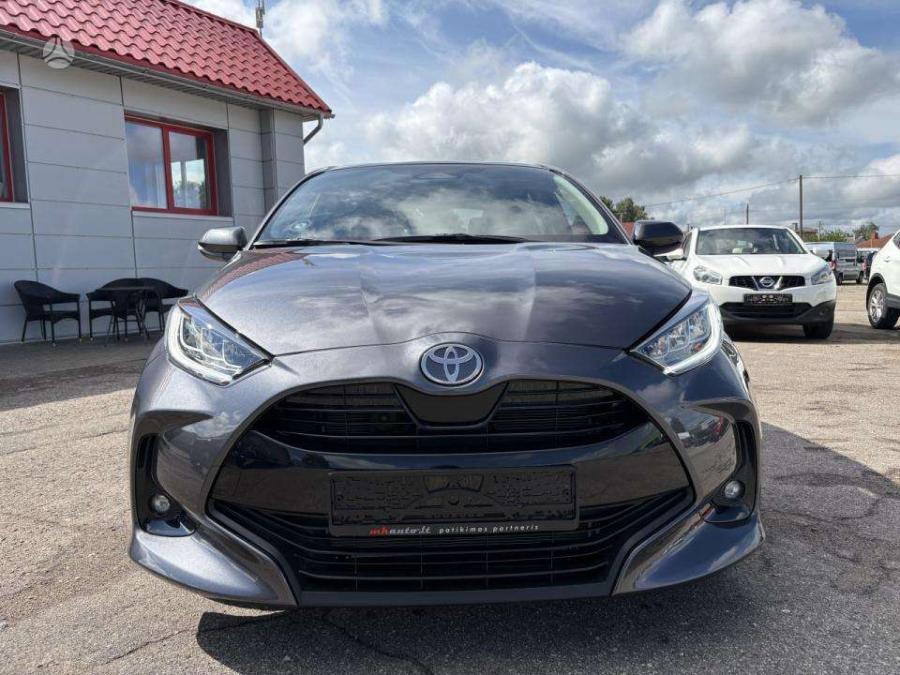 Pelēks Toyota Yaris 2025 Radviliškis, ar dzinēja tilpumu 1.49 L un nobraukumu 8 tūkst. km par 18950 €, foto 8 vietnē AUTOMOTO.COM.LV