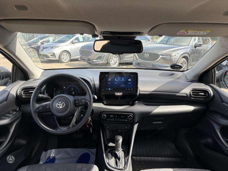 Pelēks Toyota Yaris 2025 Radviliškis, ar dzinēja tilpumu 1.49 L un nobraukumu 8 tūkst. km par 18950 €, foto 13 vietnē AUTOMOTO.COM.LV