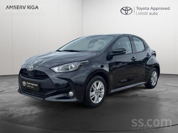 Grey Toyota Yaris 2025 in Riga, with an engine capacity of 1.50 L and mileage of 29 thousand km for 19700 €, photo 1 on AUTOMOTO.COM.LV