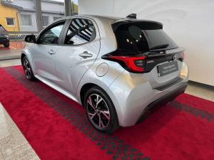 Pelēks Toyota Yaris 2025 Šauļi, ar dzinēja tilpumu 1.50 L un nobraukumu 9 tūkst. km par 21900 €, foto 8 vietnē AUTOMOTO.COM.LV