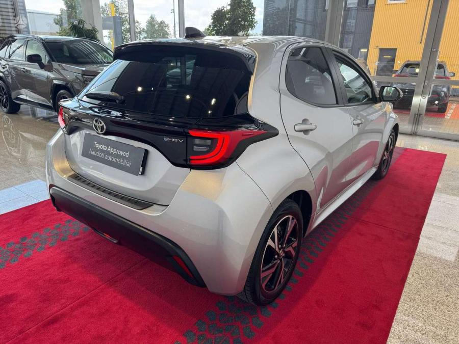 Pelēks Toyota Yaris 2025 Šauļi, ar dzinēja tilpumu 1.50 L un nobraukumu 9 tūkst. km par 21900 €, foto 9 vietnē AUTOMOTO.COM.LV