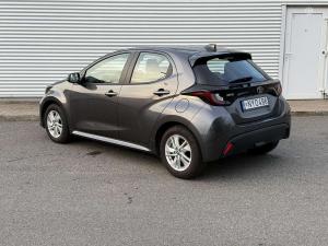Grey Toyota Yaris 2025 in Vilnius, with an engine capacity of 1.49 L and mileage of 8 thousand km for 20480 €, photo 5 on AUTOMOTO.COM.LV