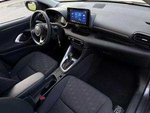 Grey Toyota Yaris 2025 in Vilnius, with an engine capacity of 1.49 L and mileage of 8 thousand km for 20480 €, photo 9 on AUTOMOTO.COM.LV