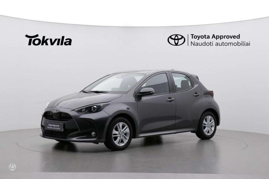 Pelēks Toyota Yaris 2025 Viļņa, ar dzinēja tilpumu 1.49 L un nobraukumu 34 tūkst. km par 21900 €, foto 1 vietnē AUTOMOTO.COM.LV