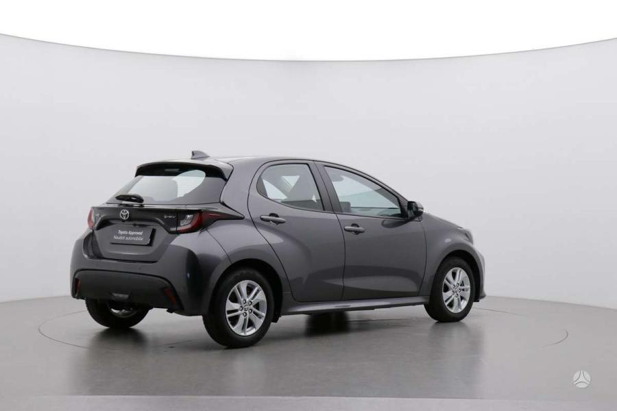 Pelēks Toyota Yaris 2025 Viļņa, ar dzinēja tilpumu 1.49 L un nobraukumu 34 tūkst. km par 21900 €, foto 4 vietnē AUTOMOTO.COM.LV