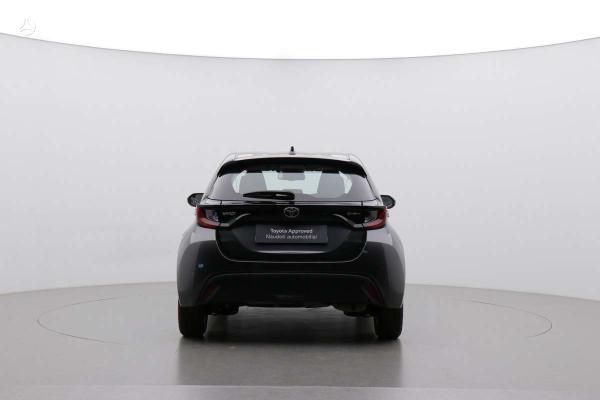 Pelēks Toyota Yaris 2025 Viļņa, ar dzinēja tilpumu 1.49 L un nobraukumu 34 tūkst. km par 21900 €, foto 5 vietnē AUTOMOTO.COM.LV