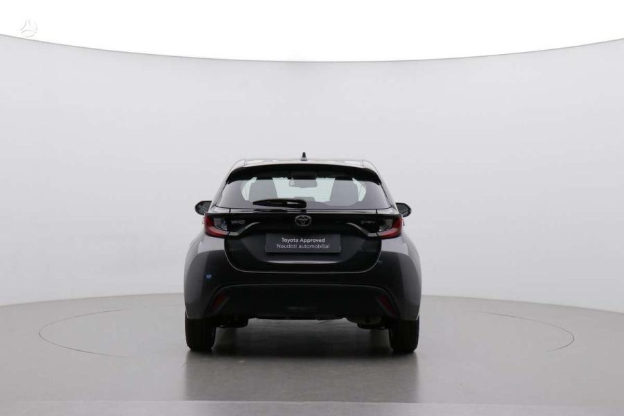 Pelēks Toyota Yaris 2025 Viļņa, ar dzinēja tilpumu 1.49 L un nobraukumu 34 tūkst. km par 21900 €, foto 6 vietnē AUTOMOTO.COM.LV