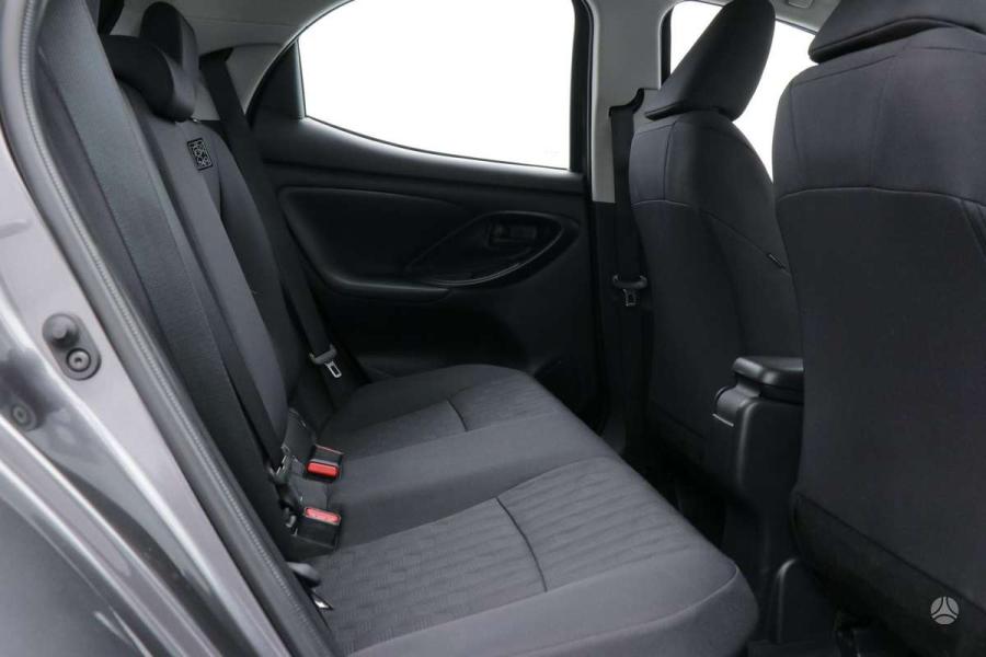 Pelēks Toyota Yaris 2025 Viļņa, ar dzinēja tilpumu 1.49 L un nobraukumu 34 tūkst. km par 21900 €, foto 11 vietnē AUTOMOTO.COM.LV