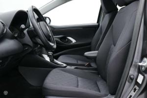 Pelēks Toyota Yaris 2025 Viļņa, ar dzinēja tilpumu 1.49 L un nobraukumu 34 tūkst. km par 21900 €, foto 13 vietnē AUTOMOTO.COM.LV
