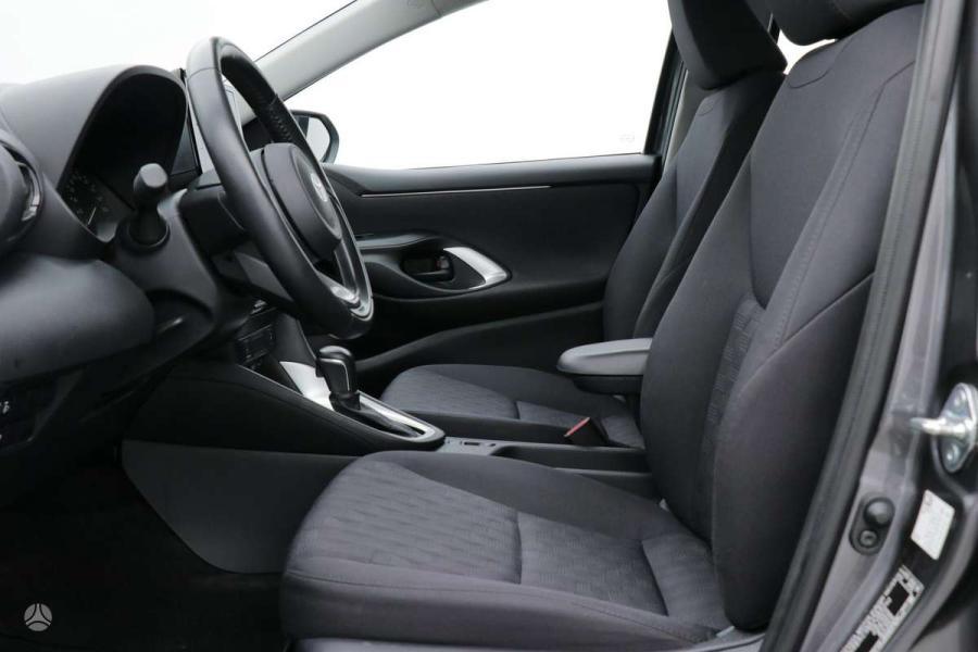 Pelēks Toyota Yaris 2025 Viļņa, ar dzinēja tilpumu 1.49 L un nobraukumu 34 tūkst. km par 21900 €, foto 13 vietnē AUTOMOTO.COM.LV