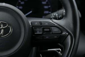 Pelēks Toyota Yaris 2025 Viļņa, ar dzinēja tilpumu 1.49 L un nobraukumu 34 tūkst. km par 21900 €, foto 29 vietnē AUTOMOTO.COM.LV