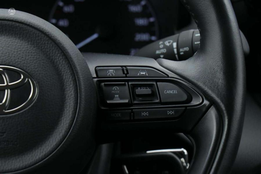 Pelēks Toyota Yaris 2025 Viļņa, ar dzinēja tilpumu 1.49 L un nobraukumu 34 tūkst. km par 21900 €, foto 29 vietnē AUTOMOTO.COM.LV