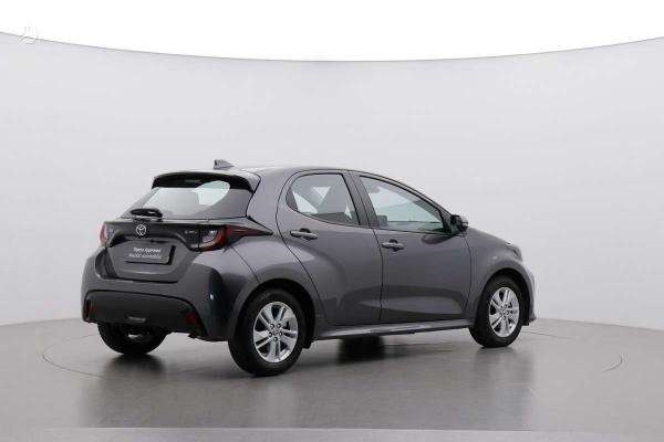 Grey Toyota Yaris 2025 in Vilnius, with an engine capacity of 1.49 L and mileage of 33 thousand km for 19990 €, photo 3 on AUTOMOTO.COM.LV