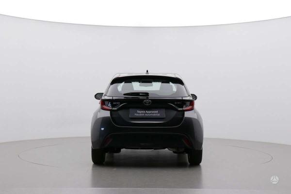 Grey Toyota Yaris 2025 in Vilnius, with an engine capacity of 1.49 L and mileage of 33 thousand km for 19990 €, photo 5 on AUTOMOTO.COM.LV