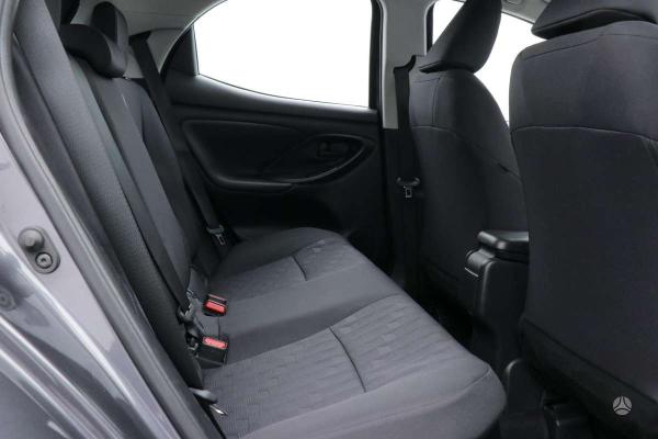 Grey Toyota Yaris 2025 in Vilnius, with an engine capacity of 1.49 L and mileage of 33 thousand km for 19990 €, photo 10 on AUTOMOTO.COM.LV