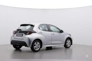 Pelēks Toyota Yaris 2025 Viļņa, ar dzinēja tilpumu 1.49 L un nobraukumu 32 tūkst. km par 19990 €, foto 4 vietnē AUTOMOTO.COM.LV