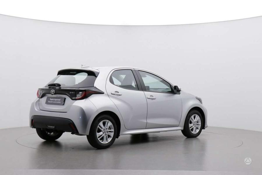 Pelēks Toyota Yaris 2025 Viļņa, ar dzinēja tilpumu 1.49 L un nobraukumu 32 tūkst. km par 19990 €, foto 4 vietnē AUTOMOTO.COM.LV