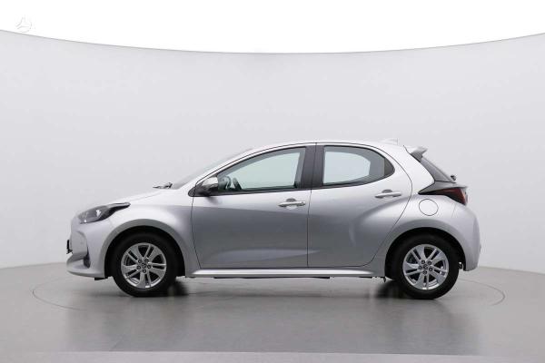 Grey Toyota Yaris 2025 in Vilnius, with an engine capacity of 1.49 L and mileage of 32 thousand km for 19990 €, photo 4 on AUTOMOTO.COM.LV