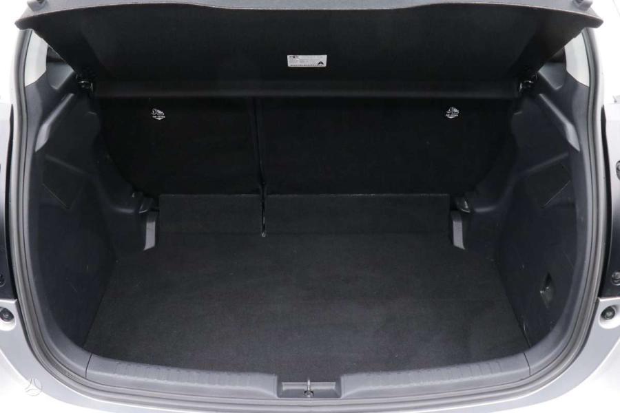 Pelēks Toyota Yaris 2025 Viļņa, ar dzinēja tilpumu 1.49 L un nobraukumu 32 tūkst. km par 19990 €, foto 12 vietnē AUTOMOTO.COM.LV