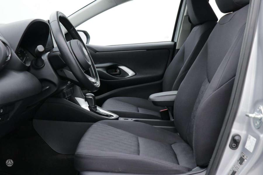 Pelēks Toyota Yaris 2025 Viļņa, ar dzinēja tilpumu 1.49 L un nobraukumu 32 tūkst. km par 19990 €, foto 13 vietnē AUTOMOTO.COM.LV