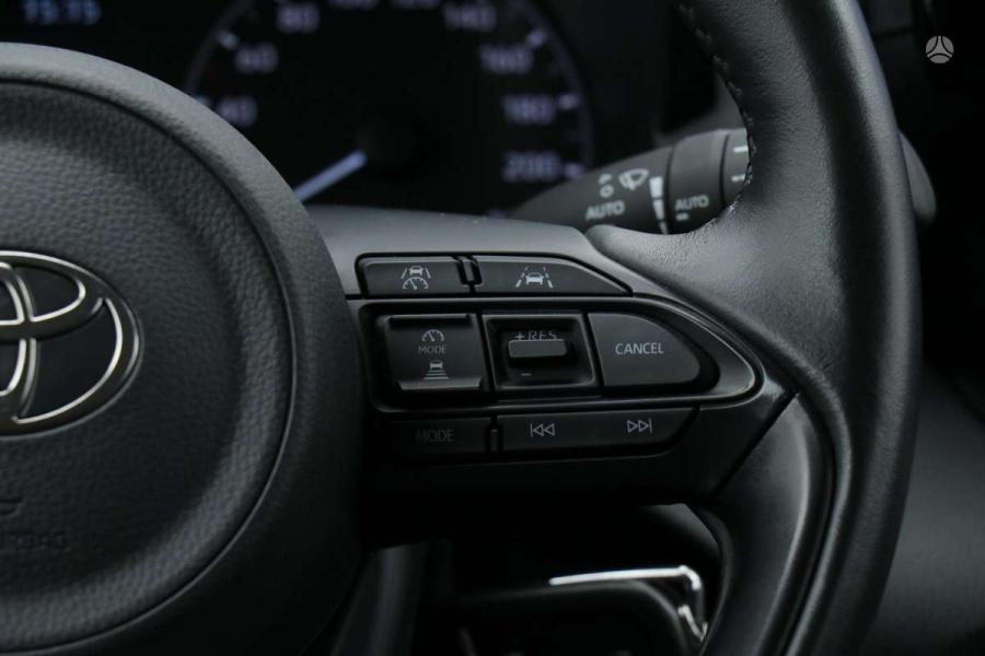 Pelēks Toyota Yaris 2025 Viļņa, ar dzinēja tilpumu 1.49 L un nobraukumu 32 tūkst. km par 19990 €, foto 29 vietnē AUTOMOTO.COM.LV