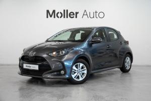 Grey Toyota Yaris 2025 in Vilnius, with an engine capacity of 1.50 L and mileage of 8 thousand km for 21900 €, photo  on AUTOMOTO.COM.LV