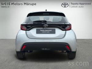 Pelēks Toyota Yaris 2025 Rīga, ar dzinēja tilpumu 1.50 L un nobraukumu 6 tūkst. km par 21990 €, foto 5 vietnē AUTOMOTO.COM.LV